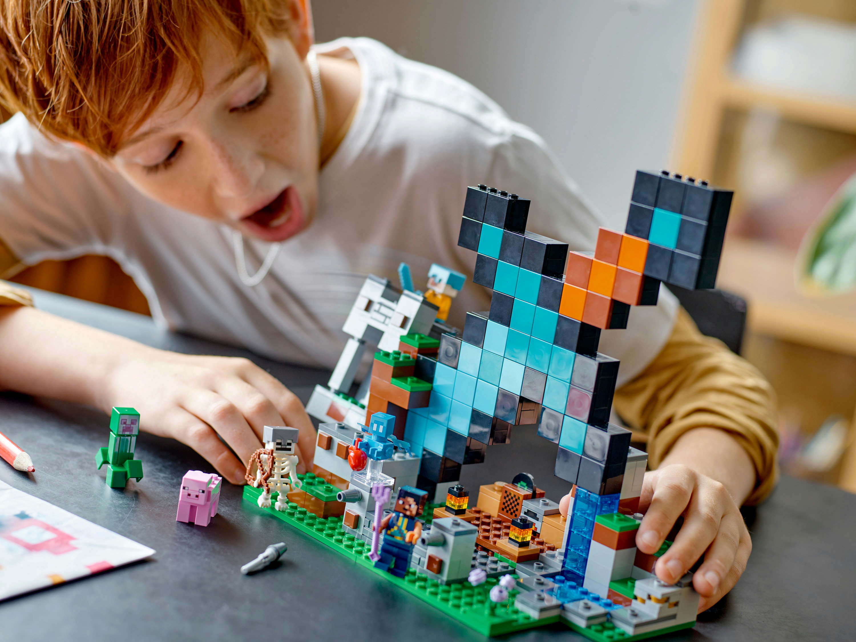 LEGO Minecraft L’avamposto della spada | Carrefour